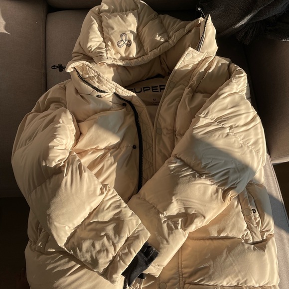 Aritzia | Jackets & Coats | Super Puff Jacket | Poshmark